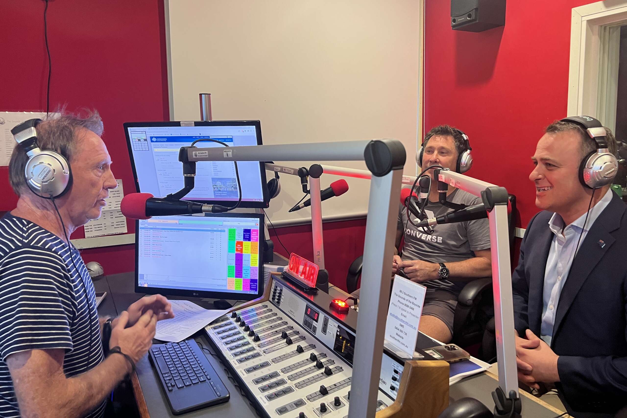 Tim Wilson Prepares for Polling Day – 88.3 Southern FM